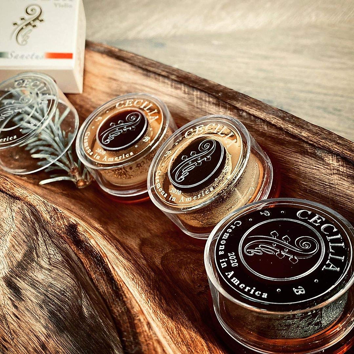 CECILIA 'Sanctus' Rosin for Violin, Rosin Specially Formulated Violin Rosin for Violin Bows with Included Rosin Spreader (Full Cake)