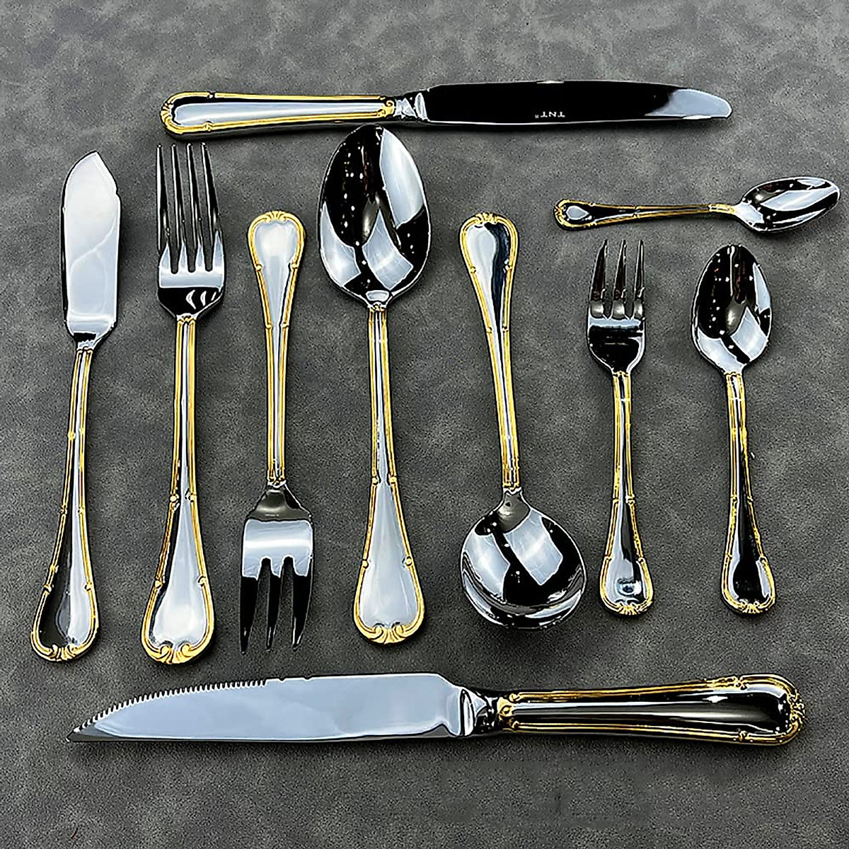 Luxury Silverware Set for 6, Retro Royal Palace Style Stainless Steel Flatware Cutlery with Gold-Plated Trim, 24-piece Eating Tableware for Wedding Home Kitchen Hotel Restaurant