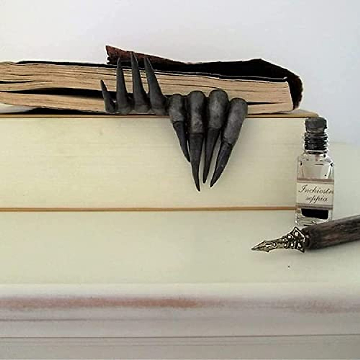 Thriller Demon Hand Bookmark - Creepy Devils Hands Bookmark, 3D Latex Material Creative Halloween Decor, for Book Lovers Gifts (2 Bookmarks)