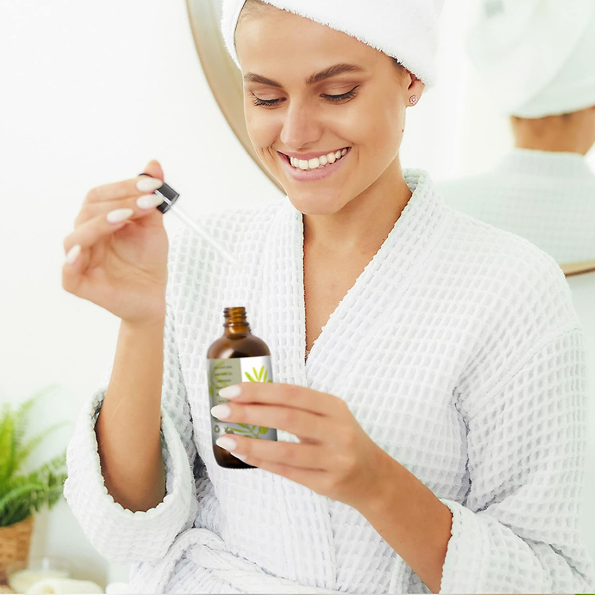 Teak Naturals Cold Pressed Organic Jojoba Oil Natural Unrefined Pure Jojoba Oil Moisturizer for Skin Hair and Nails - 4 Ounces