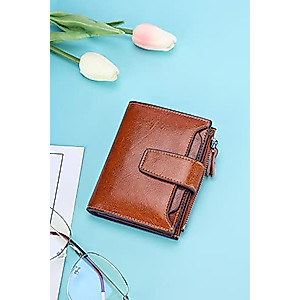 Lavemi Small Compact Women Wallet RFID Blocking Genuine Leather Bifold Purse with ID Windows(Brown)