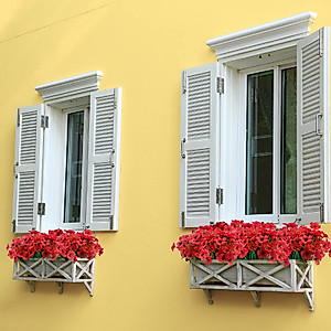 SOFYOURS 16 Bundles Artificial Flowers Outdoor UV Resistant Fake Flowers No Fade Plastic Plants Garden Porch Window Box (Red)