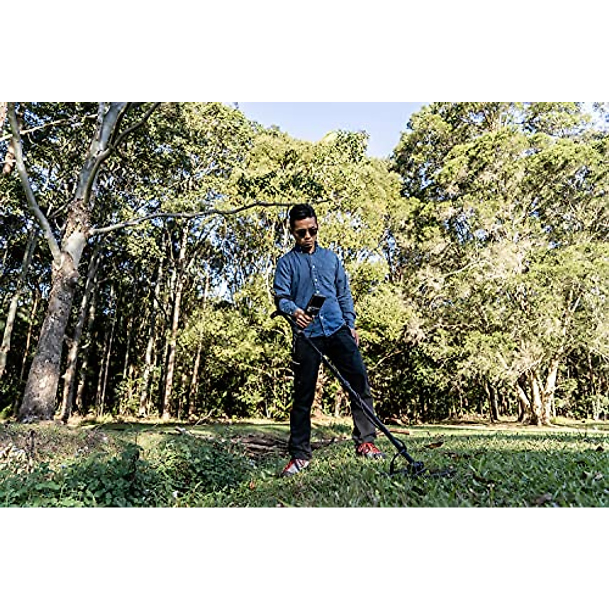 Minelab Equinox 600 Metal Detector with EQX 11” Double-D Waterproof Coil