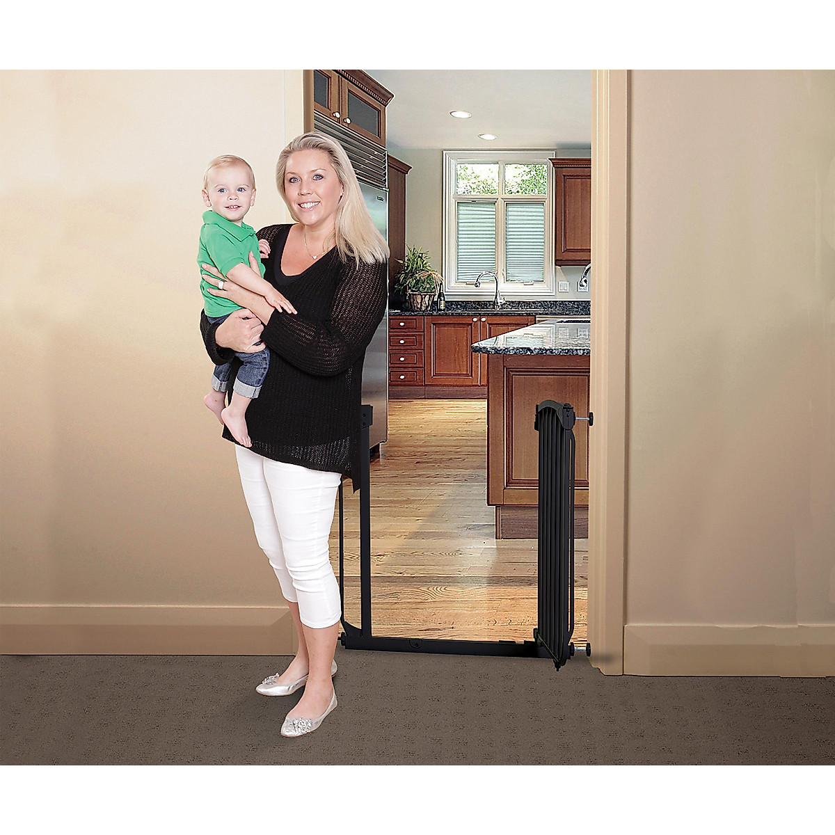 Dreambaby Chelsea Auto Close Security Gate in White Value Pack (Includes 2 Gates and 2 Extensions)