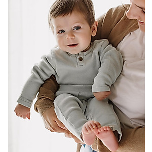 Burt's Bees Baby Baby Bodysuit & Pant Set, 100% Organic Cotton, Hello Bunny, 18 Months