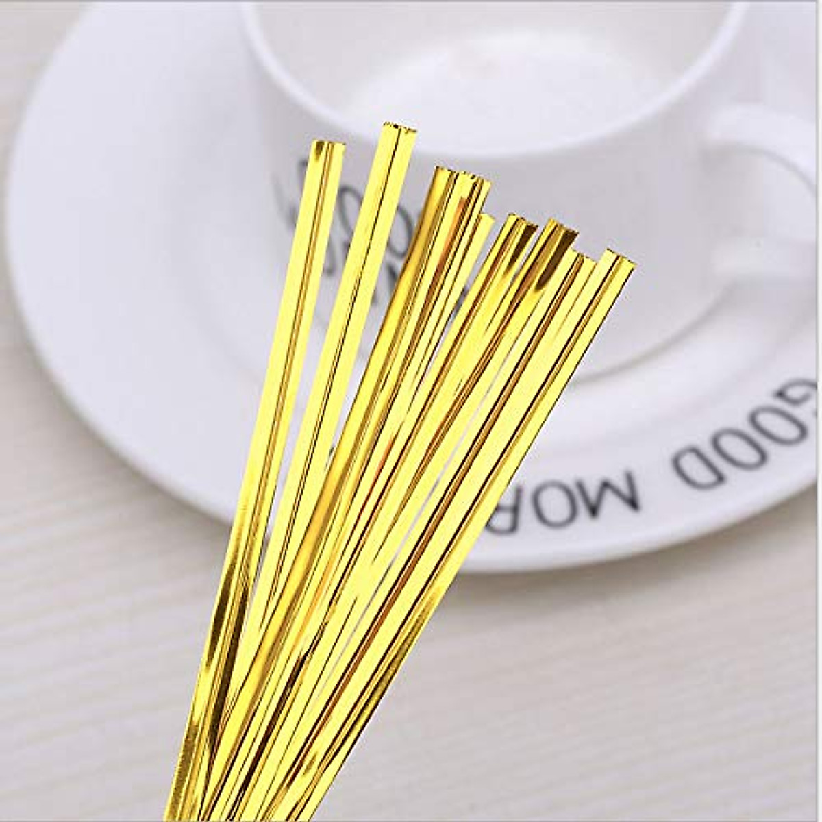 Leline's Metallic Twist Ties, 100 pieces 6 inches Bag Ties, Cable Tie for Candy Bag, Cello Treat Bag, Christmas Party Decoration, Gold