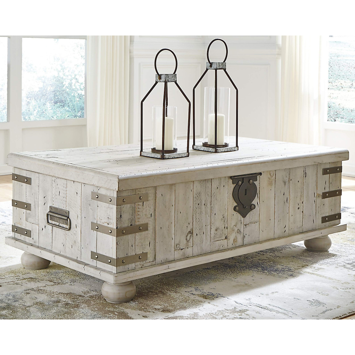 Signature Design by Ashley Carynhurst Lift Top Rustic Farmhouse Cocktail Table, Antique Off White