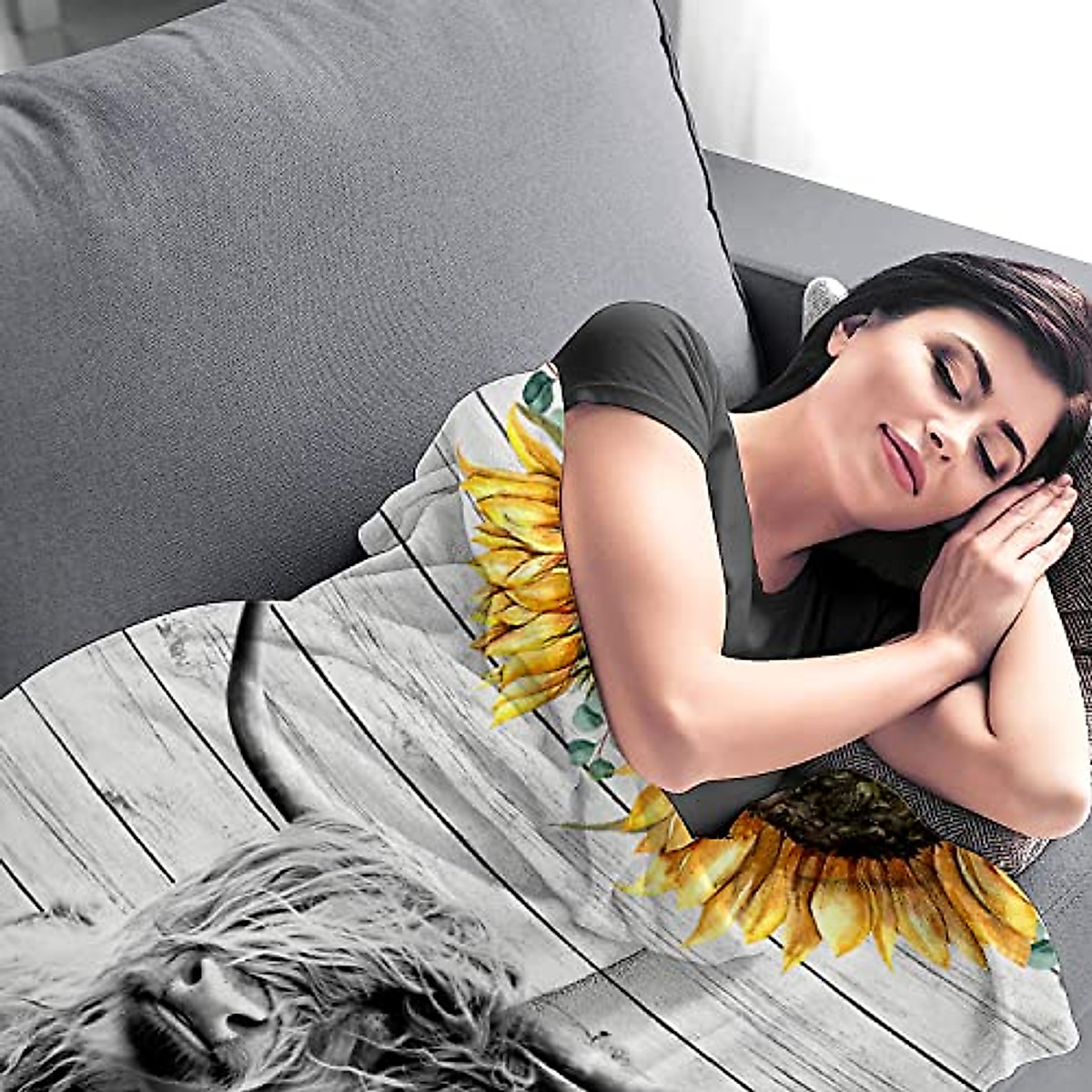 Highland Cow Blanket Super Soft Flannel Sunflower Cow Throw Blanket Warm Lightweight Blanket for Adults Kids Gifts 50"X40"