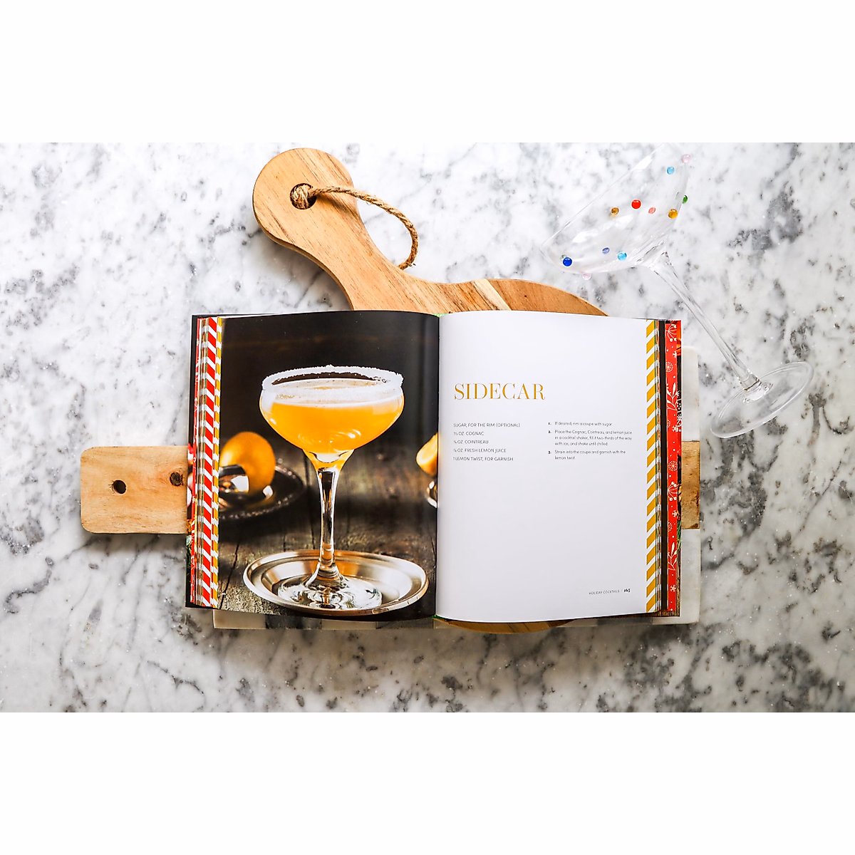 Holiday Cocktails: Over 100 Simple Cocktails to Celebrate the Season (Effortless Holiday Drinks For Intimate Gatherings and Big Crowds)