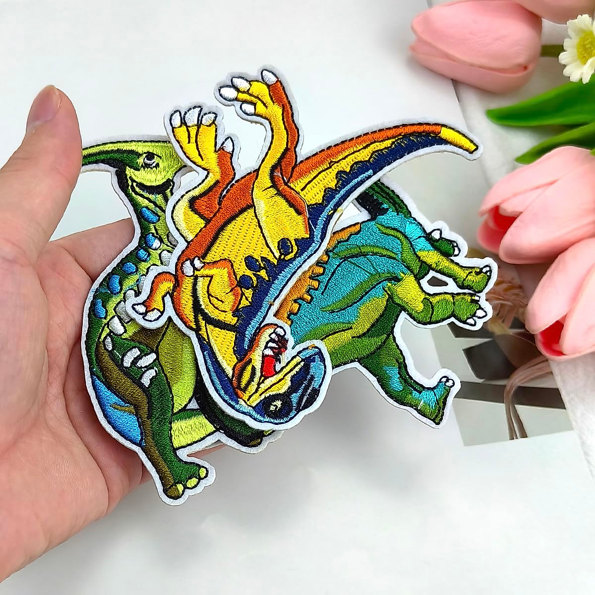 14Pcs Dinosaur Embroidered Patches Sew on Patches Dinosaur Iron on Patch Applique Patch Repair Embroidered Appliques for Clothes Sew/Iron on Jackets Backpacks Hat Dress Fabric for DIY Accessories
