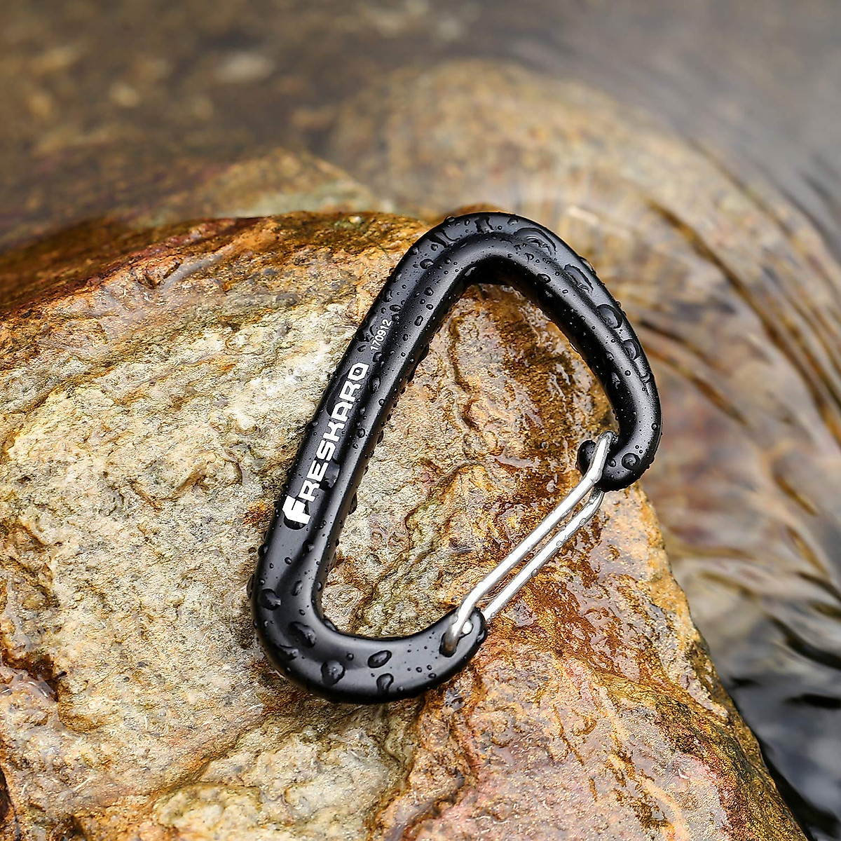FresKaro Wiregate Carabiner Clip, 12kN(2698lbs), Used for Backpacking Gear or as a Hiking Accessories - 4pack of Black d Ring Wire gate caribeener Clips.