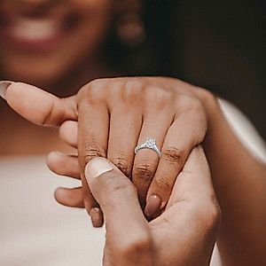 Fifth and Fine 1/2Cttw to 1.00Cttw Natural Diamond Cluster Solitaire Ring Set in Sterling Silver (6, .50)