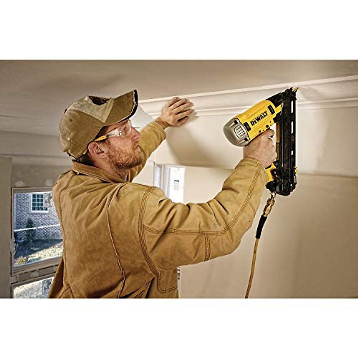 DEWALT Pneumatic Finish Nailer, 15-Gauge, 1/4 in., Corded (DWFP72155)