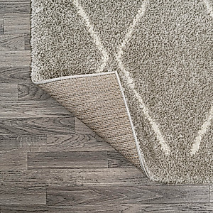 JONATHAN Y MOH405B-5 Catala Moroccan Diamond Shag Area Rug, Contemporary,Farmhouse, Mid-Century for Bedroom, Kitchen, Living Room, Easy-Cleaning, Gray/Ivory, 5 ft. x 8 ft.