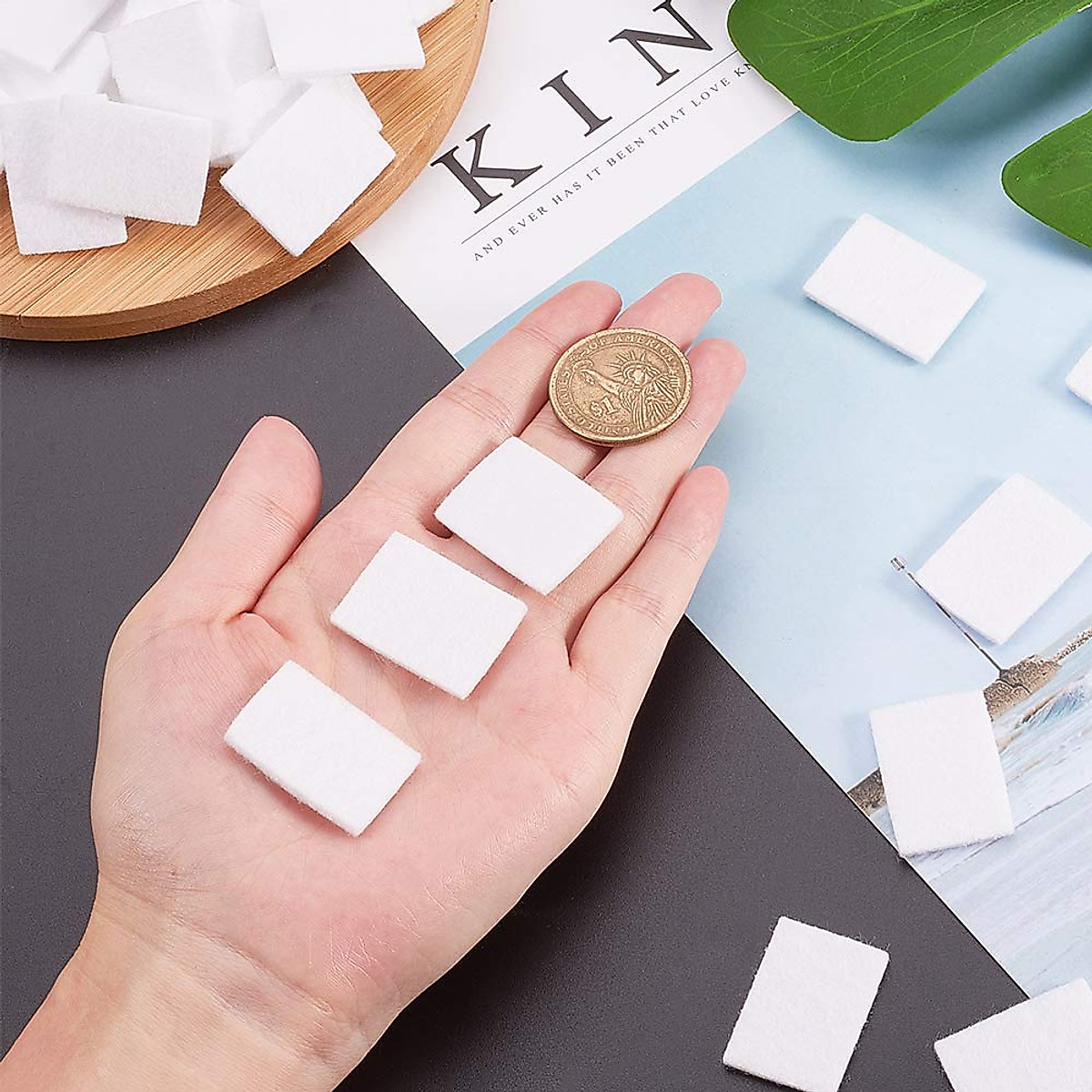 PH PandaHall Unscented Aroma Pads, 50 Pack 1.1x0.8 Aroma Oil Refill Pads Microfibre Perfume Diffuser Pad for Home Electronic Equipment Locket Scent Ball Plug-in Diffuser