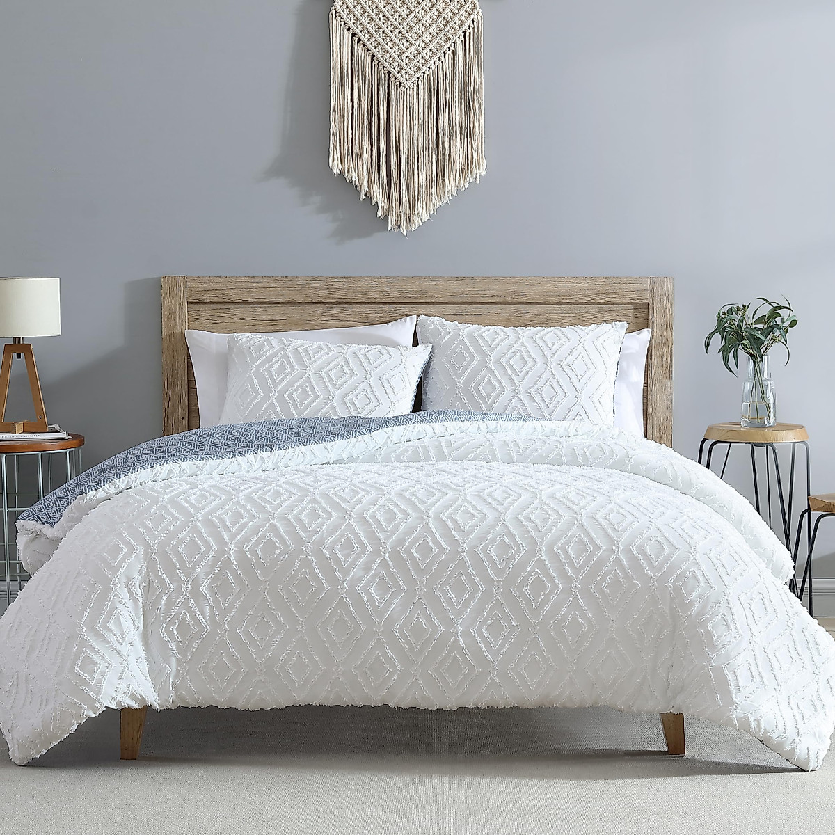 French Connection Full/Queen Hanwell Clipped Jacquard Duvet Cover Set - White Geometric 3-Piece Machine Washable Reversible Blue Bedding Duvet Cover and Sham Set