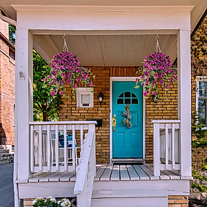 INQCMY Artificial Flowers Hanging Basket with 4 Branches Bougain Villea Silk Vine Flowers for Patio Lawn Decor,Artificial Hanging Plant in Coconut Lining Basket for Outdoor Indoor(Purple)