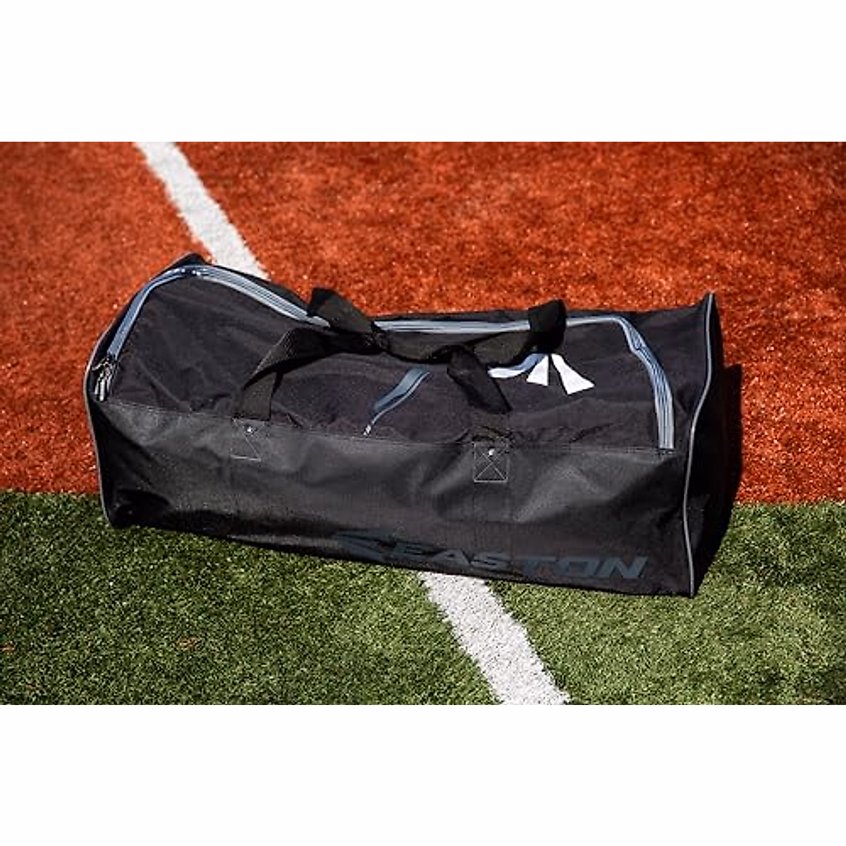 Easton | E100G TEAM EQUIPMENT DUFFLE BAG | Baseball & Fastpitch Softball | Black