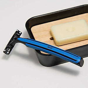 BIC Sensitive 2 Men's Disposable Razor, Two Blade, Pack of 20 Razors, For a Soothing and Comfortable Shave