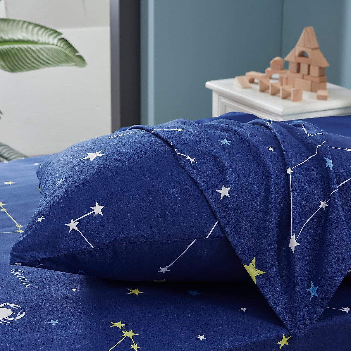 Homiest 3pcs Constellation Sheets Twin Size Bed Set, Star Pattern Cute Soft Bedding Set, Deep Pocket Twin Sky Printed Sheets for Kids Teen Boys Adults, Navy Blue