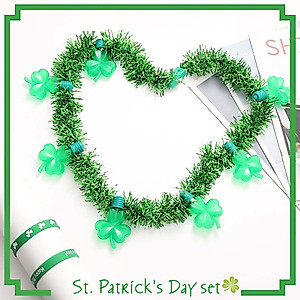 Jeairts Led St.Patrick's Day Necklace Glowing Shamrocks Necklaces with Irish Green Bracelet Lucky Clover Pendant Necklace Irish Party Costume Accessories
