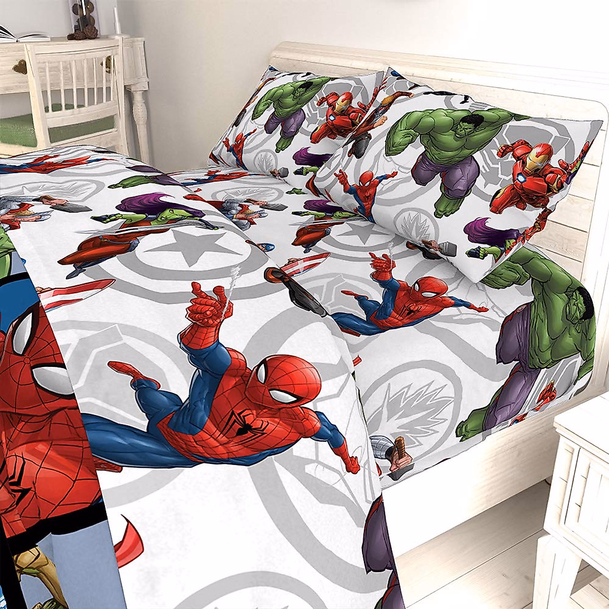 Jay Franco Marvel Avengers Marvel Team Twin Sheet Set - Super Soft and Cozy Kid’s Bedding - Fade Resistant Polyester Microfiber Sheets (Official Marvel Product)