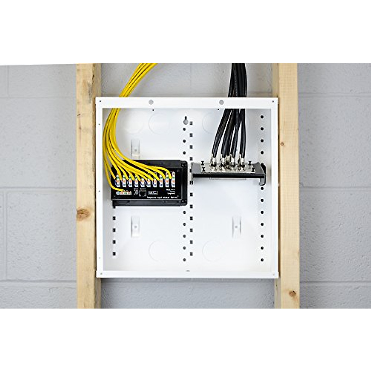 Legrand - OnQ 1X8 Enhanced Passive Video Splitter, Coaxial Cable Splitter for Quality Video, Cable Splitter Approved for Digital Cable, HDTV, and High-Speed Internet, 1GHz, VM1002