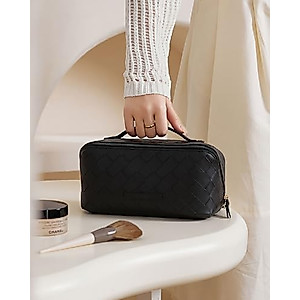 EACHY Travel Makeup Bag, Large Capacity Cosmetic Bags for Women, Waterproof Portable Open Flat Toiletry Bag Make up Bag with Divider and Handle (Checkered-Black, Medium)