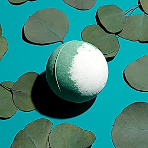 Bath Bombs for Women and Men, Natural Aromatherapy Bath Bombs, Handmade Eucalyptus Shower Bombs with Mint Fragrance for Spa Bubble Bath, Body Self Care Set for Pampering & Relaxation Gifts
