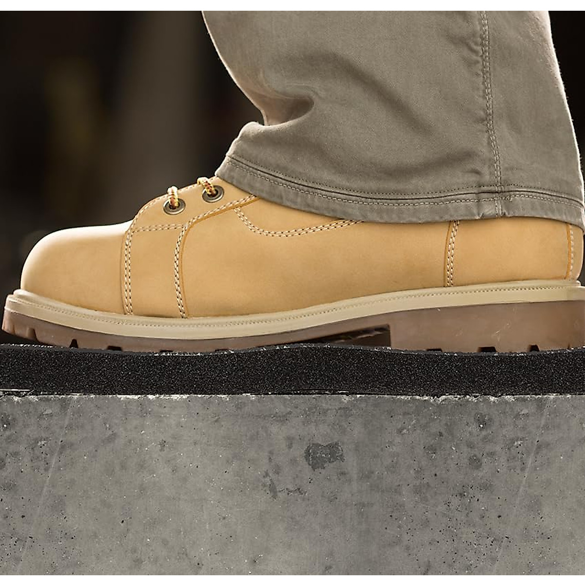 Wearwell UltraSoft Diamond-Plate SpongeCote Mat - Black/Yellow. Anti-Fatigue Workstation Mat. 3' W x 5' L x 15/16" Thickness. Nitricell Sponge. Pre-Beveled Edge. For Industrial Use (414.1516x3x5BK)