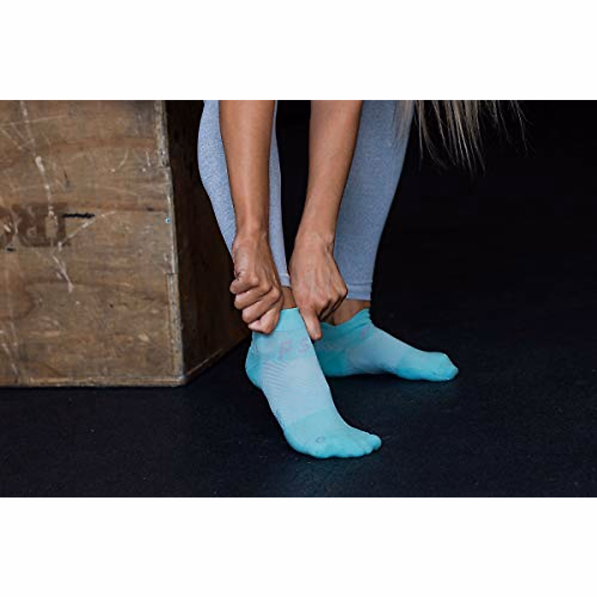 OS1st Plantar Fasciitis Socks FS4, Plantar Fasciitis Relief, Arch Support and Overall Foot Health (No Show, Mint, Medium)