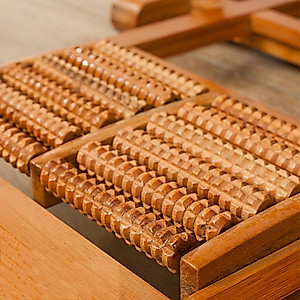 CHLDDHC Sun Loungers Bamboo Recliner Chair, Wooden Rocking Chair with Telescopic Footrest and Outdoor Folding Garden Foot Massager Nap Chair