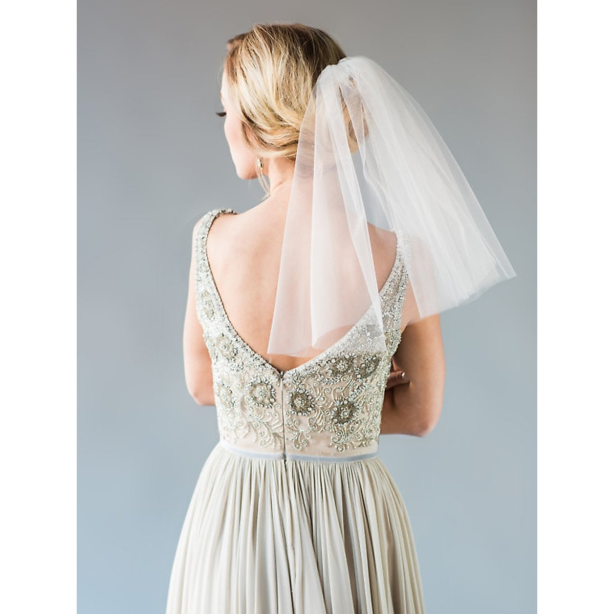 Aukmla Wedding Veil 1 Tier Short Bridal Veil Shoulder Length with Comb (15.74 Inches)