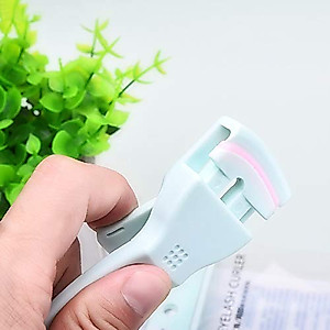 Eyelash Curler Professional Lash Curler Tool with 4 Extra Silicone Replacement Pads Portable Plastic Eye Lash Curler in Beauty & Personal Care Eyelash Curlers Green
