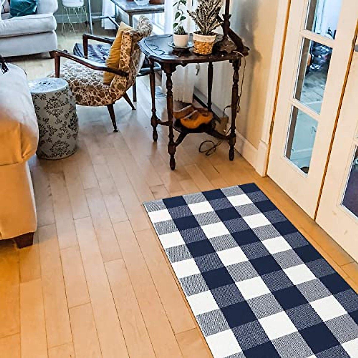 LEEVAN Cotton Buffalo Plaid Outdoor Rugs 2x4 ft Checkered Front Porch Rug Washable Woven Welcome Braided Door Mat for Layered Kitchen Farmhouse Bathroom Entryway Throw Carpet, Navy Blue and White