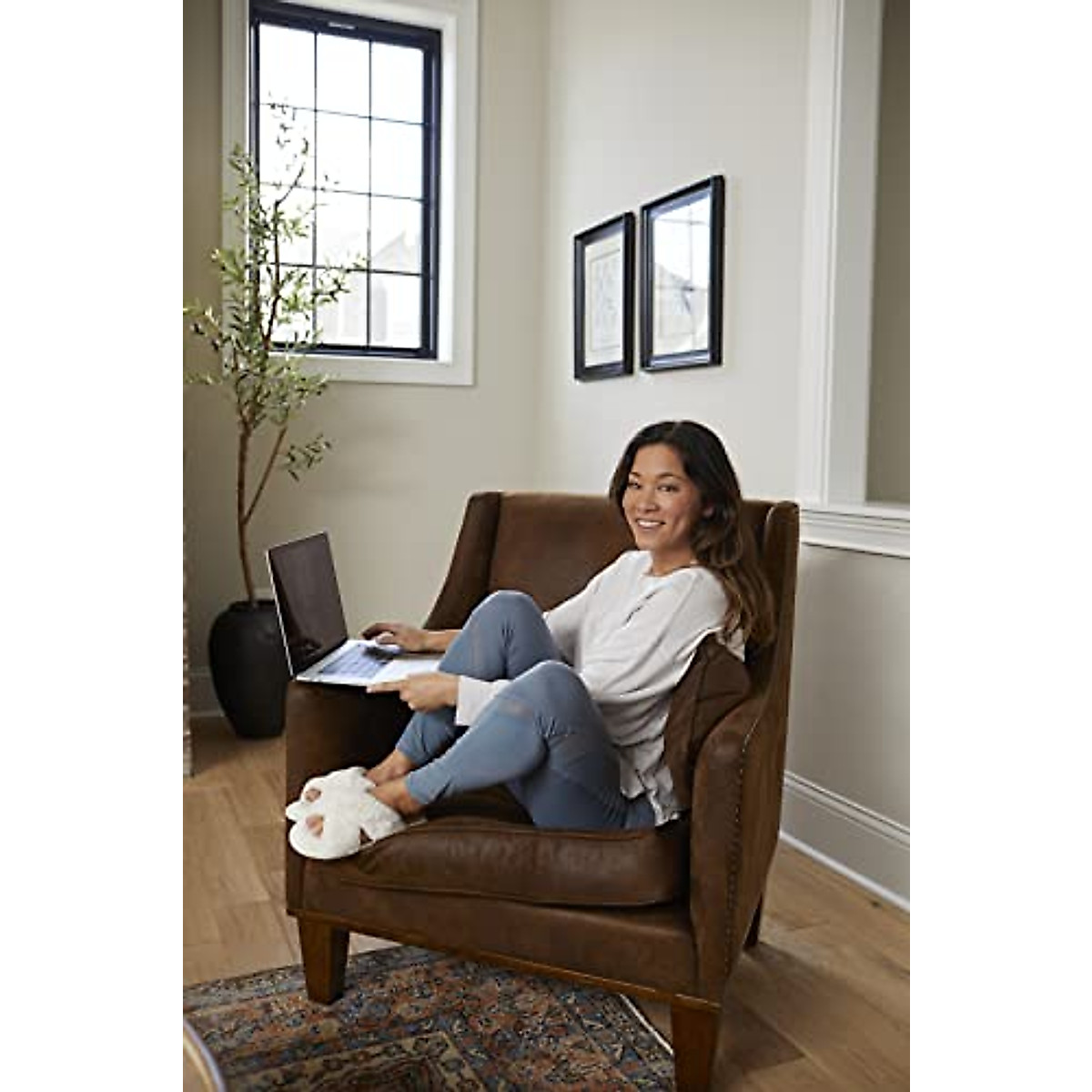 Dearfoams Women's Jessica faux faux fur Cross Band Slide Slipper, Alabaster, Medium