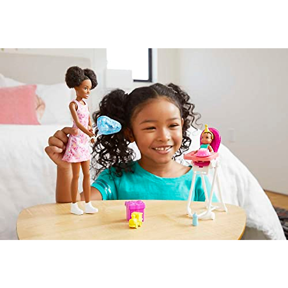 Barbie Skipper Babysitters Inc. Dolls & Playset with Babysitting Skipper Doll, Color-Change Baby Doll, High Chair & Party-Themed Accessories for Kids 3 to 7 Years Old
