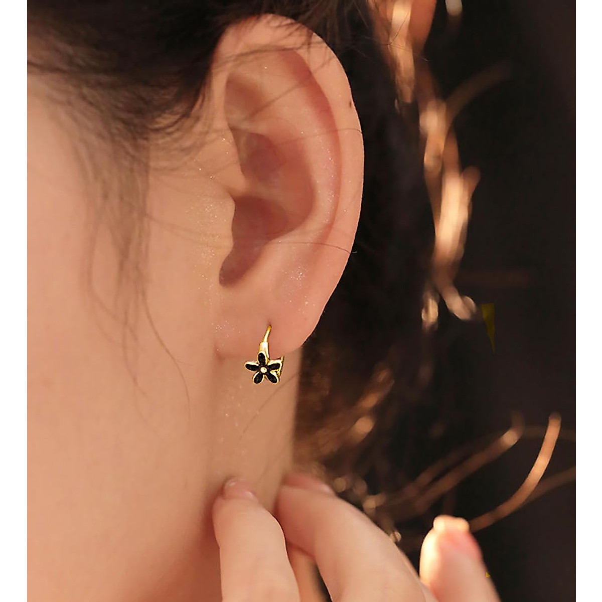 Reffeer Solid 925 Sterling Silver Daisy Flower Hoop Earrings Huggie for Women Black Flower Hoop Earrings Cartilage Helix Earrings (B-18K Gold)