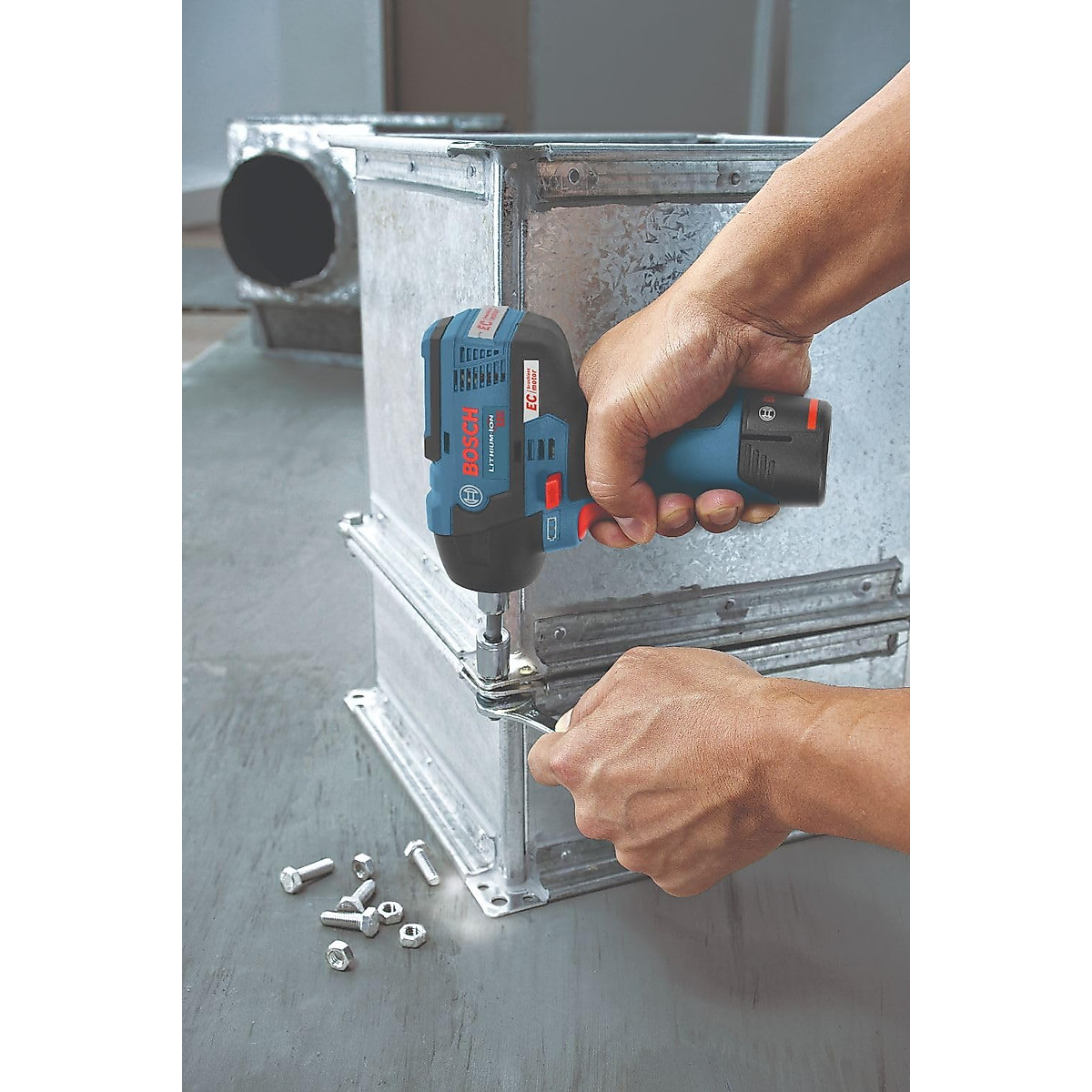 BOSCH PS82-02 12V Max EC Brushless 3/8 In. Impact Wrench Kit