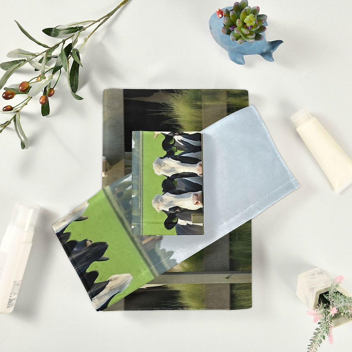 Flradish Funny Cows Towels 3 Pack Bath Towels for Bathroom Set Soft Cotton Highly Absorbent Lightweight & Quickdry Towel Set 1 Bath Towel,1 Hand Towel,1 Washclothe