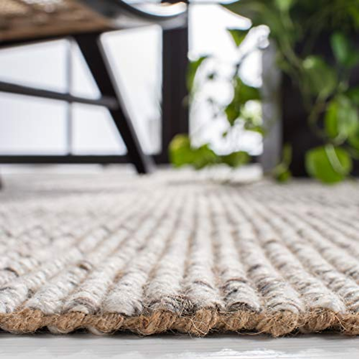 Safavieh Natural Fiber Collection 2' x 3' Silver/Natural NF826G Handmade Woven Fringe Jute Accent Rug