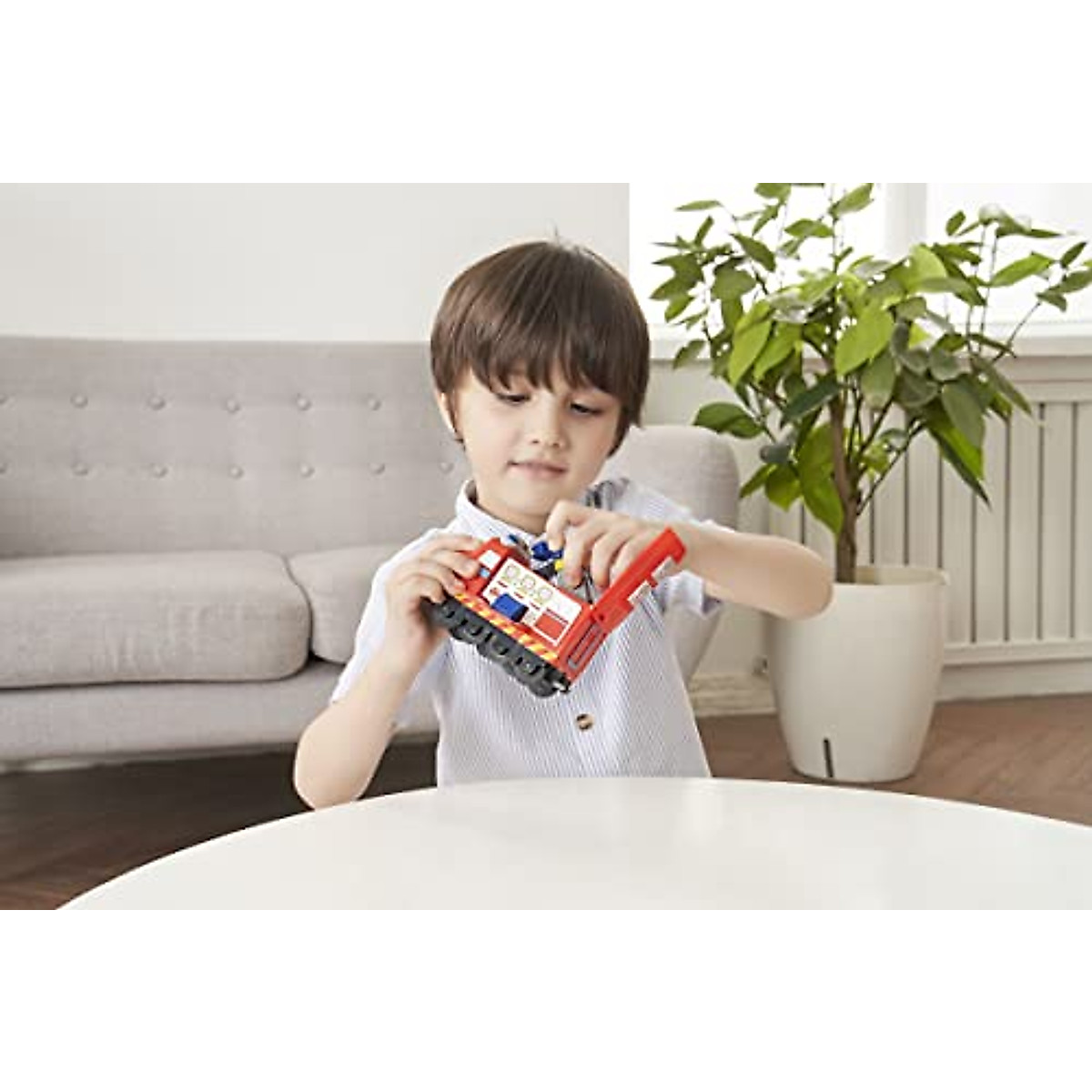 Chuggington - Pop and Transform Chuggers – Wilson - 5" Transforming Train Toy - Free-Rolling Wheels - Birthday Gift for Preschool Kids Age 3 and Up - Fun for 3 4 5 Year Old Boys and Girls