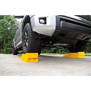 Camco 44559 Automotive Ramps, Set of Two - Provides Increased Ground Clearance for Easy Access to The Underside of Your Vehicle - for Use with Tires Up to 9-1/2-inches in Width