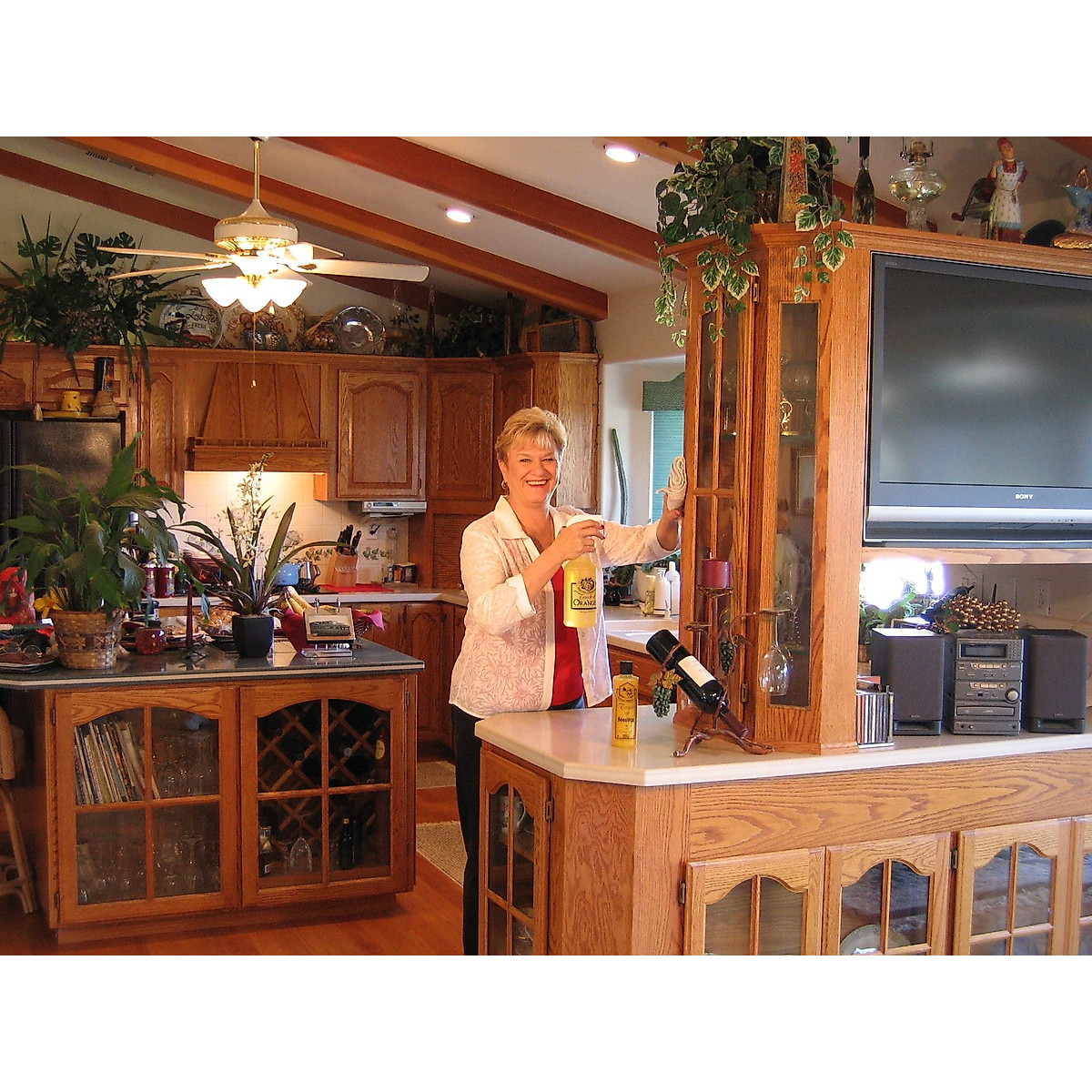 Howard Orange Oil 64 Ounce Half Gallon, Clean Kitchen Cabinets, Best Furniture Polish, Orange Wood Cleaner