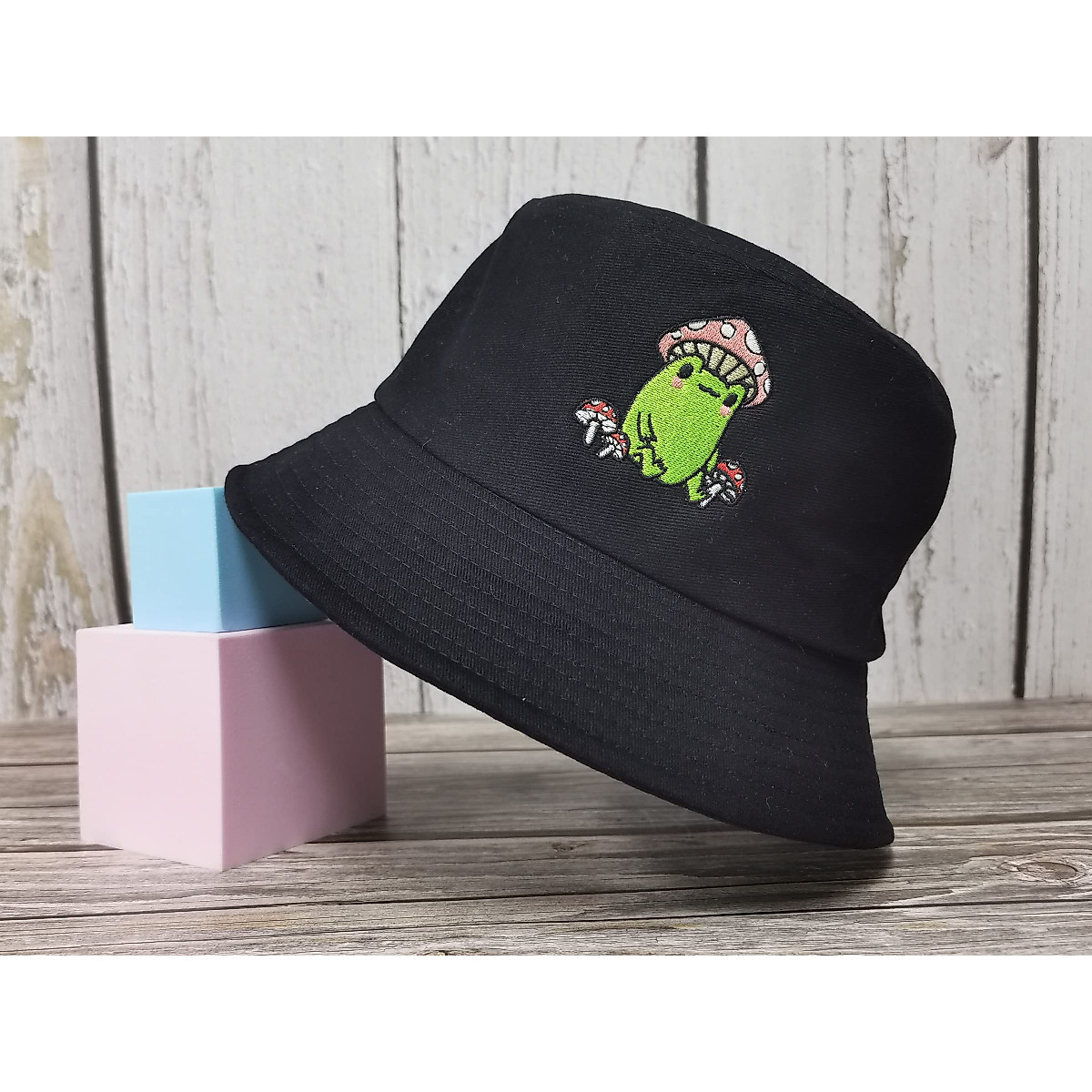 Enodtter Frog with Mushroom Embroidered Bucket Hat for Men Women Girl, Black Summer Travel Fisherman Beach Sun Hat Embroidery Outdoor Cap Unisex