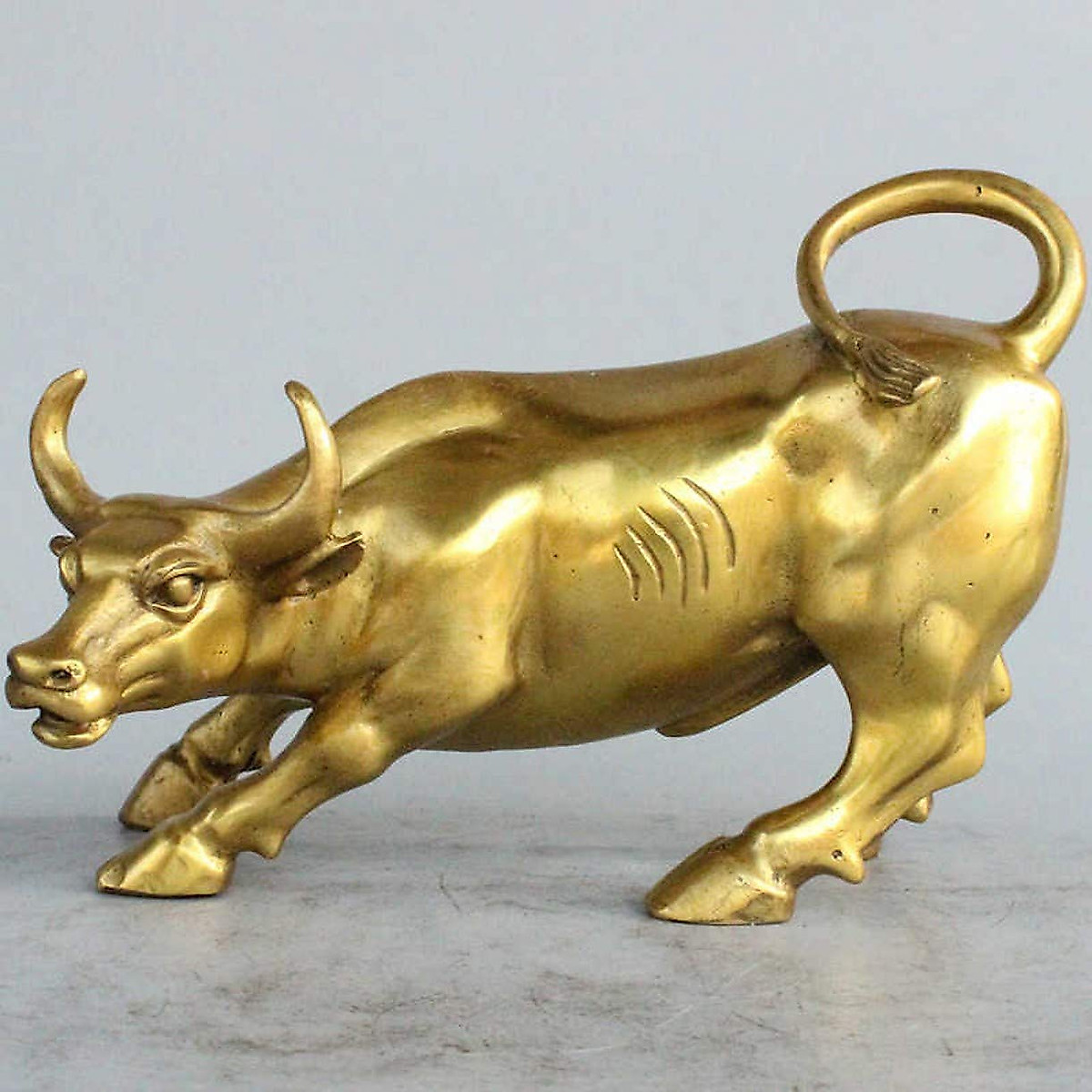 ZHONGJIUYUAN Brass Charging Stock Market Bull Figurine Wall Street Sculptures Bull Ox Statue Feng Shui Scuplture Home Office Decor (Middle Size)