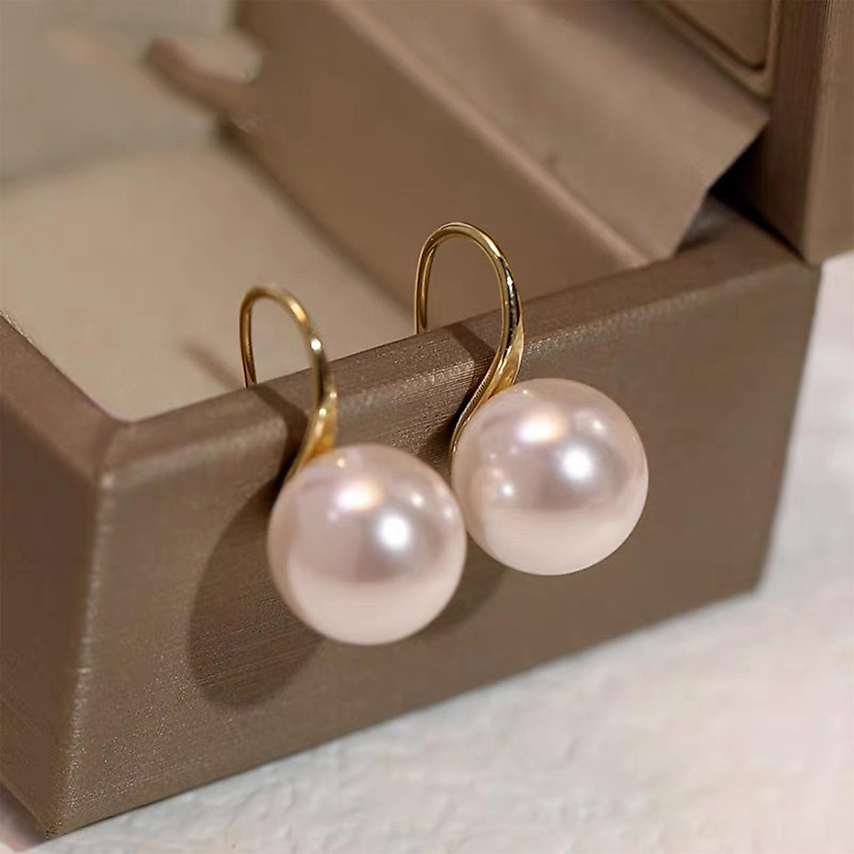 3 Pairs Gold Pearl Earrings for Women Pearl Stud,Gold Round Ball Pearls Stud Hypoallergenic Mixed Sizes 10-14mm Imitation Pearl Earrings for Gifts
