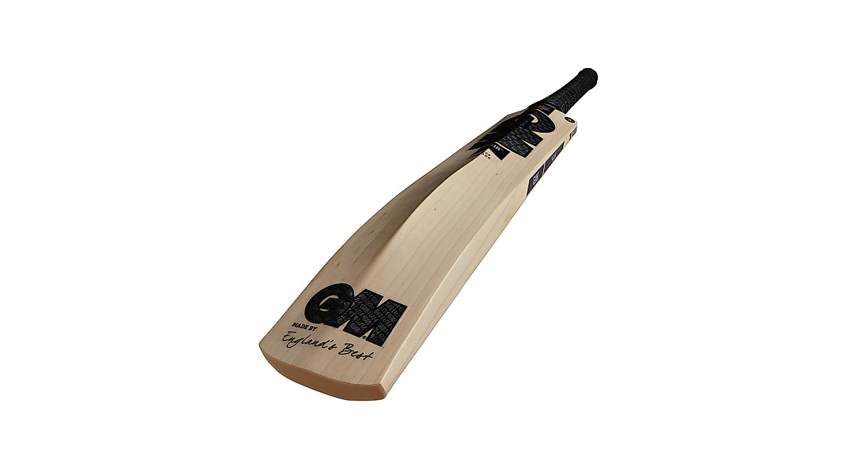 GM Noir Signature English Willow Bat: Power & Precision for Cricket