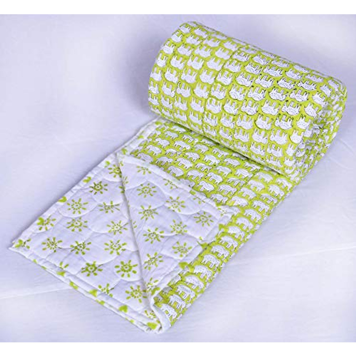 SHIRANYA Unisex Blanket - Animal Print Cotton Baby Quilt Soft Cot Comforter Crib Blanket for All Seasons - Parrot Green - 40"x50"